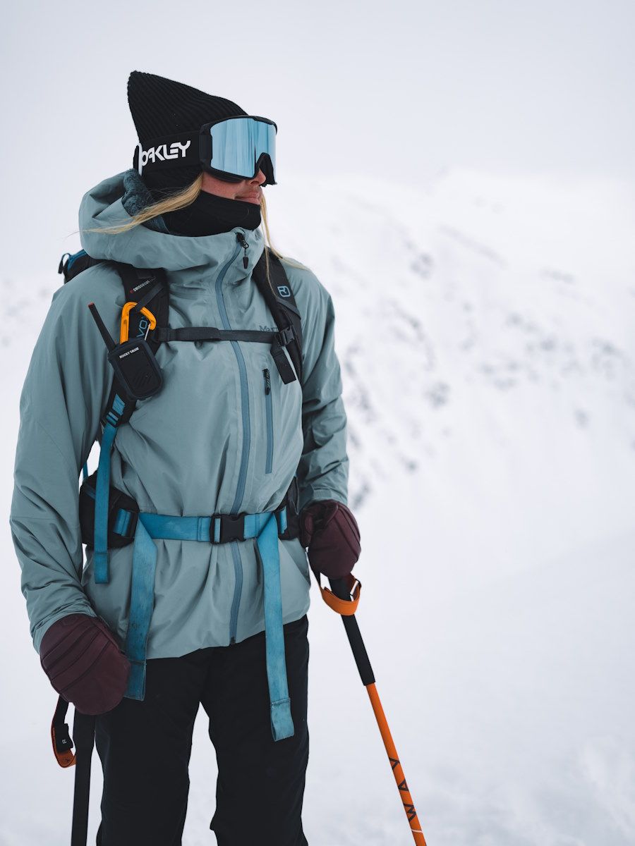 Marmot Women's GORE-TEX Lightray Jacket | MTN Gear